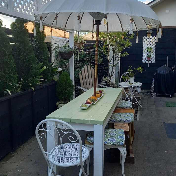 DIY plans to build a rustic 8ft (2.4m) long, narrow outdoor dining tab ...